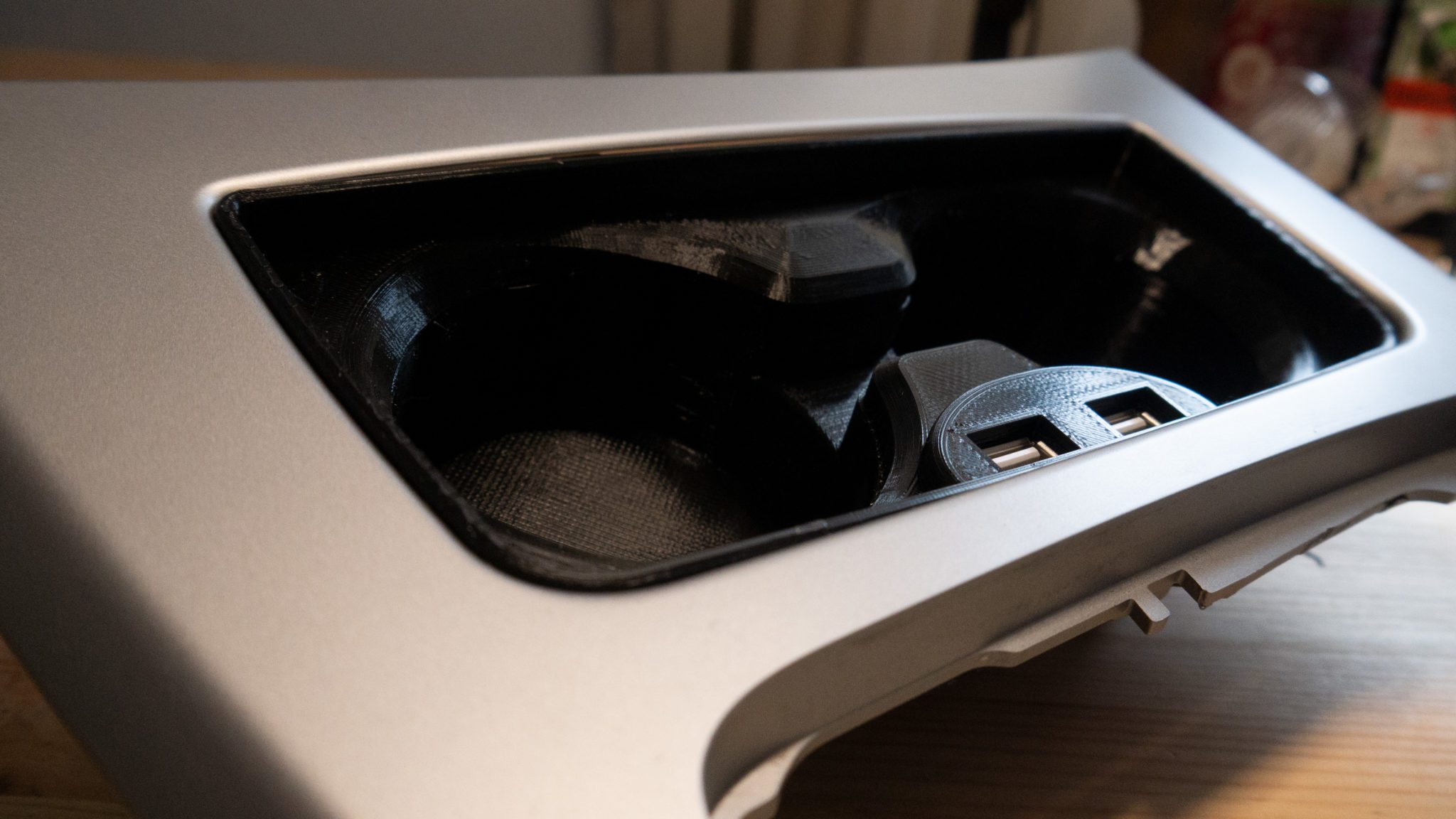 BMW E90 USB Ladegerät mit Getränkehalter Mittelkonsole Ablagefach E91 ...